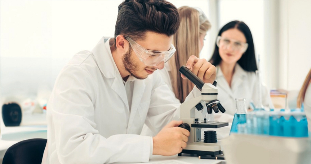 Best Colleges for Chemistry in the U.S. (2024) - College Rover - Campus ...